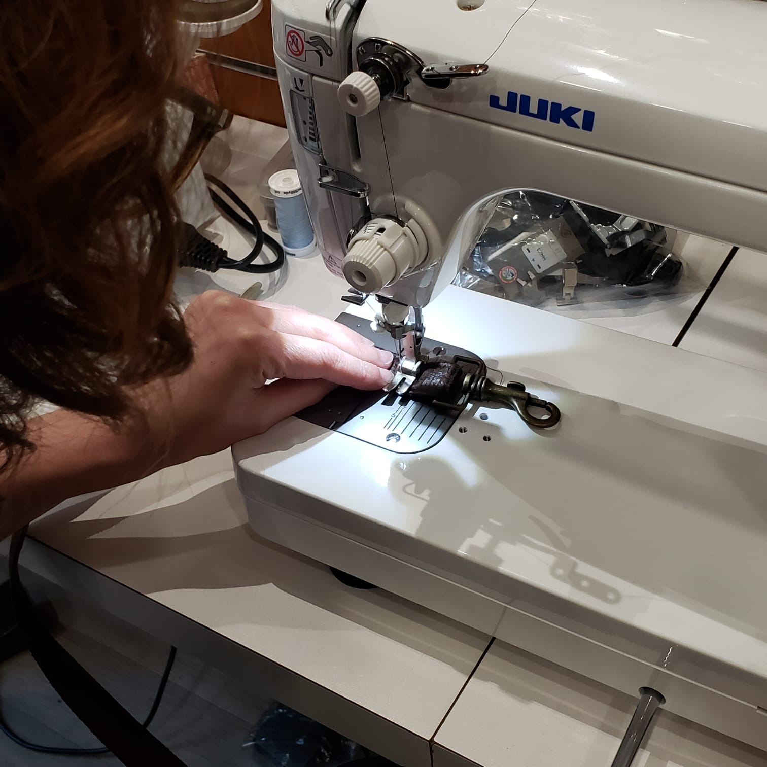 La piqueuse portative Juki TL-2200 QVP Mini - Avons